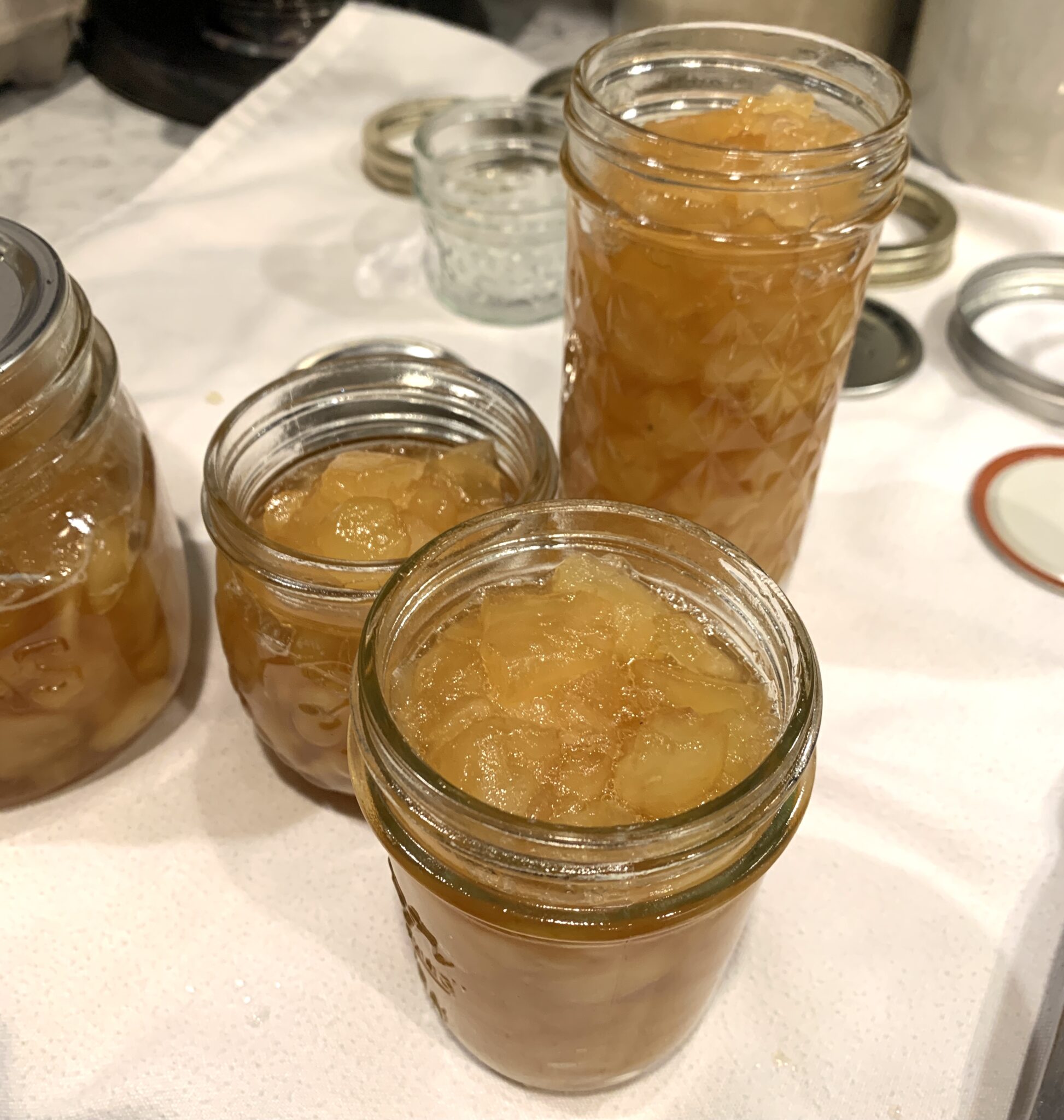 Simple No Pectin Homemade Apple Jam with Only 3 Ingredients - Johnson ...